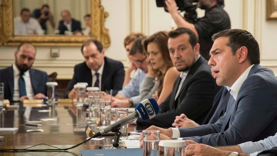 Greek cabinet meeting (video) - ProtoThema English