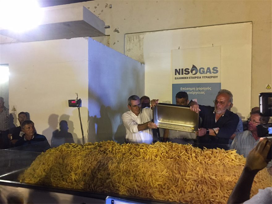Naxos fries over 600 kilos of potatoes to break Guinness Record ...