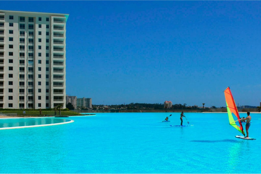 Dive into the largest swimming pools in the world (photos) - ProtoThema ...