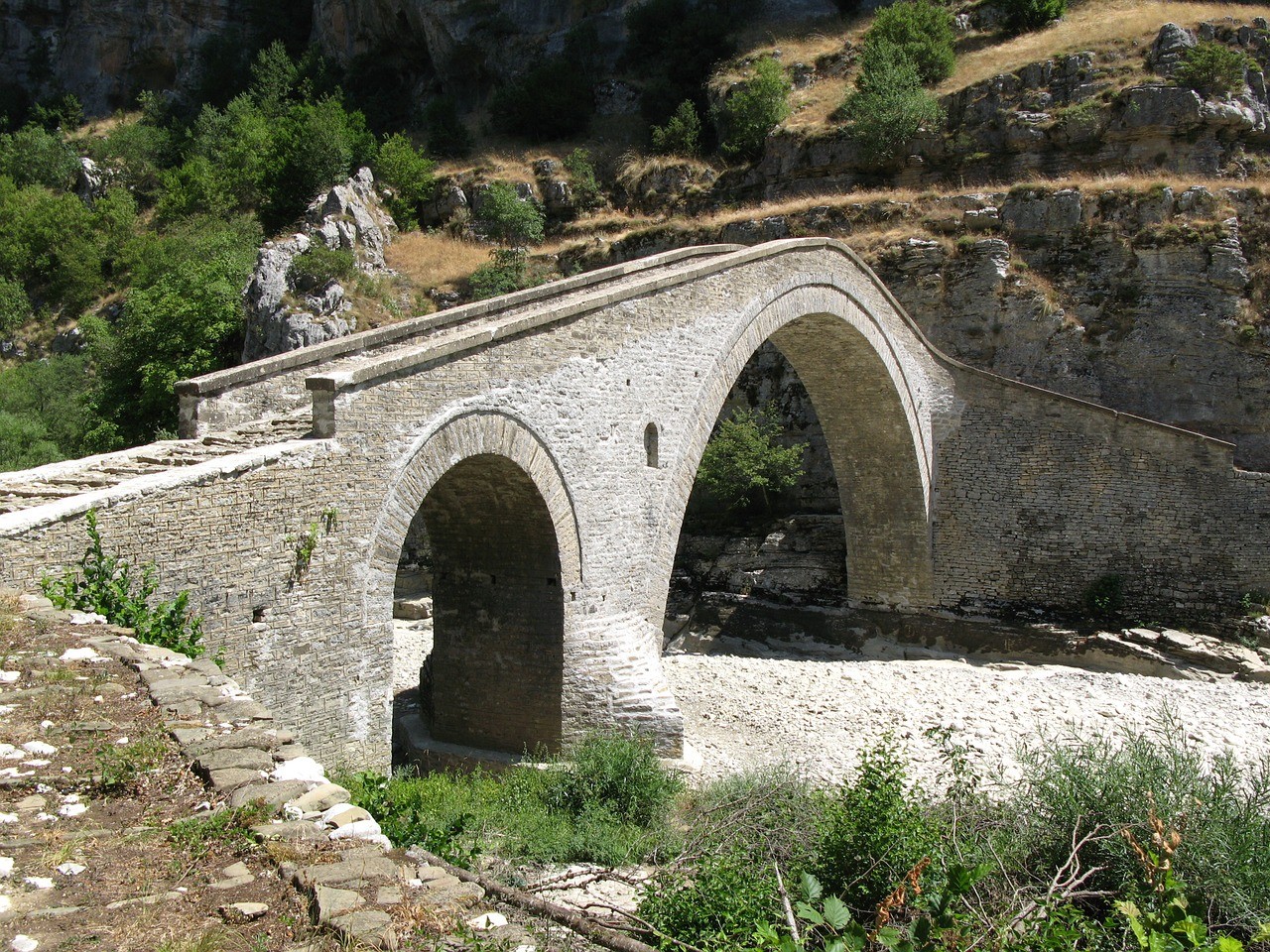 Stone Bridge - Epirus - ProtoThema English