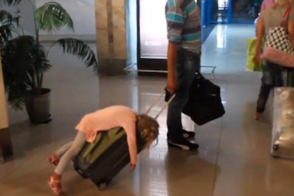 10+1 airport fails! (photos) - ProtoThema English