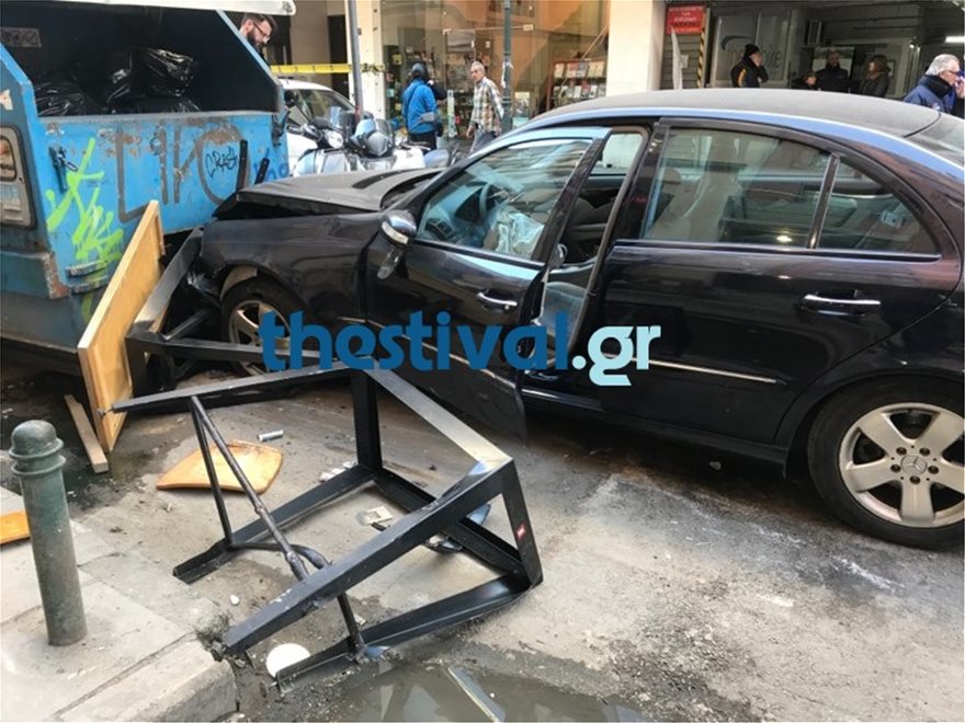 The moment a car crashes into pedestrians in Thessaloniki (photos-video ...