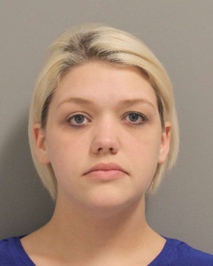Teacher accused of sending sexy videos to teen student - ProtoThema English