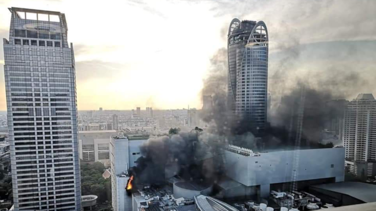 Breaking: Bangkok tourist hotel up in flames - One dead (video ...
