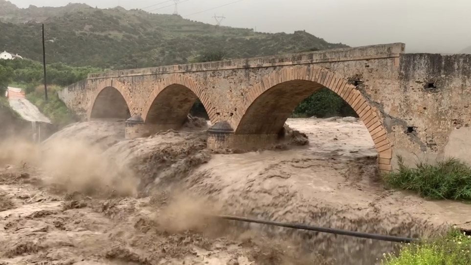 Floods and heavy rainfall affect Crete - ProtoThema English