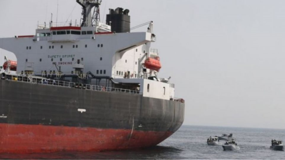 Iran seizes oil tanker in Persian Gulf - ProtoThema English