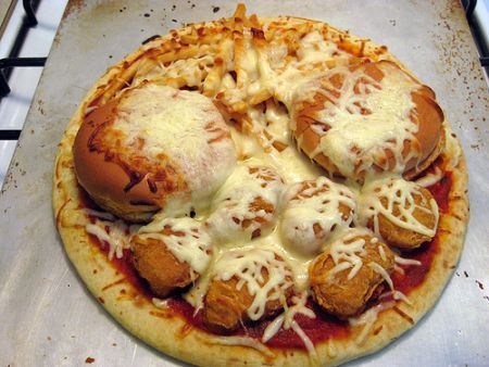 5 of the Weirdest Pizzas You Will Ever See (photos) - ProtoThema English