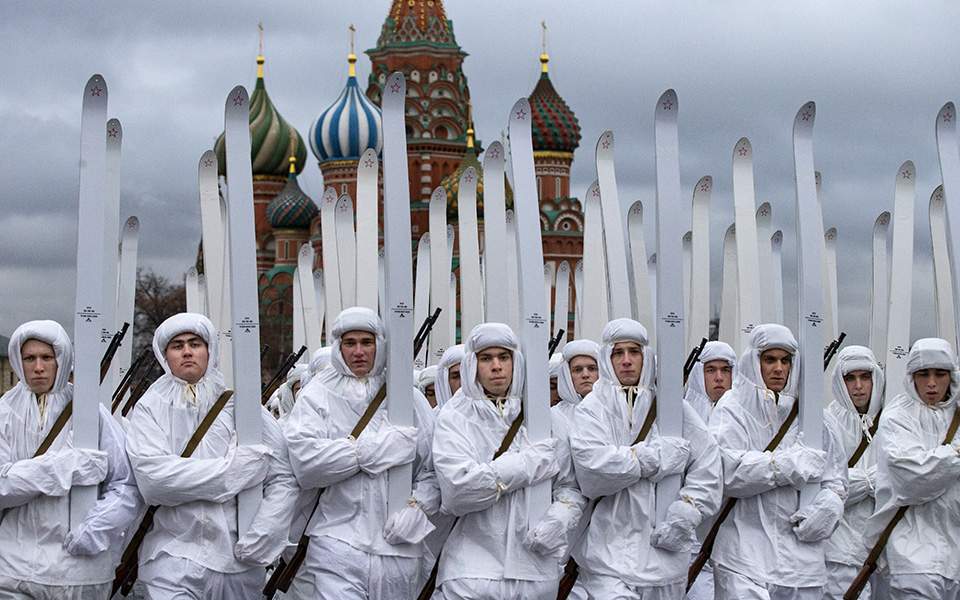 Impressive WW2 parade in Moscow Red Square (photos-video) - ProtoThema ...