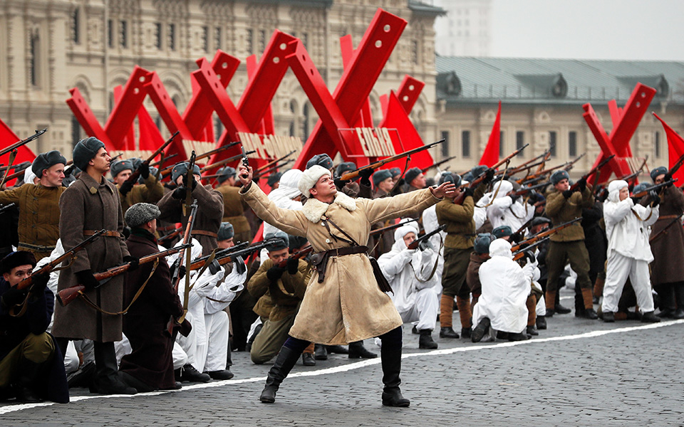 Impressive WW2 parade in Moscow Red Square (photos-video) - ProtoThema ...