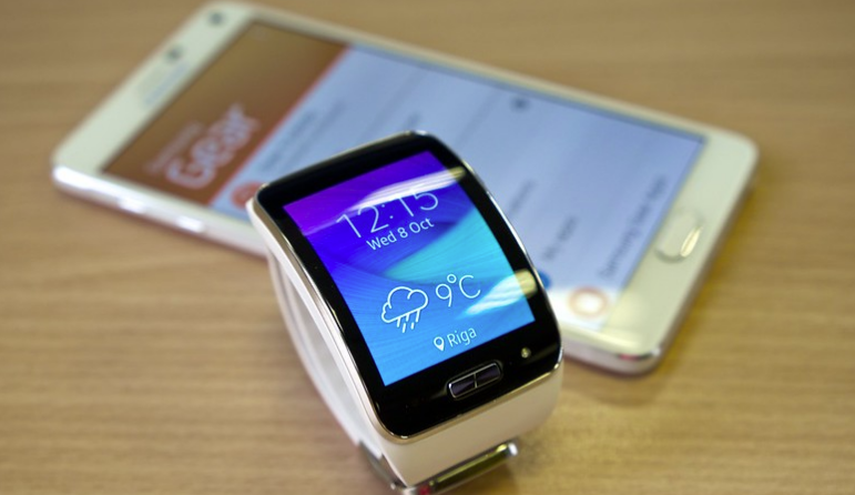 Global spending on wearable tech devices to double by 2021 (infographic ...