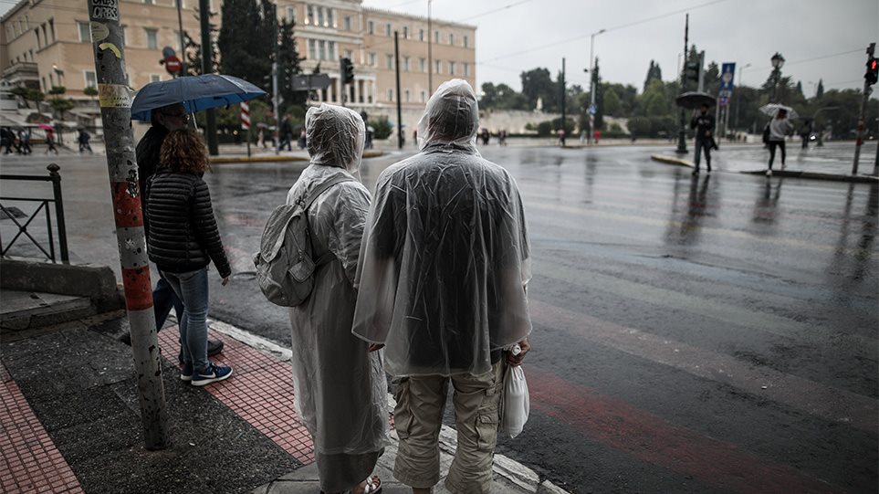 Storm "Victoria" hits Attica region - ProtoThema English