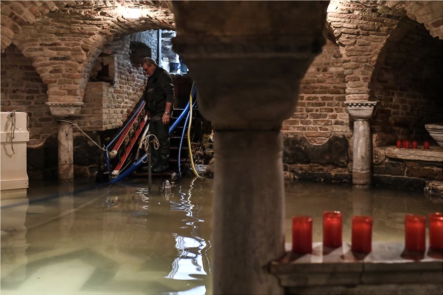 Venice suffers the worst floods in 50 years (videos-photos ...