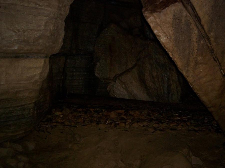 The elusive metal library of the Tayos caves (photos) - ProtoThema English