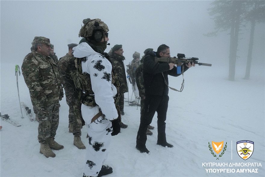 Photos of Cypriot Commandos in snow drill - ProtoThema English