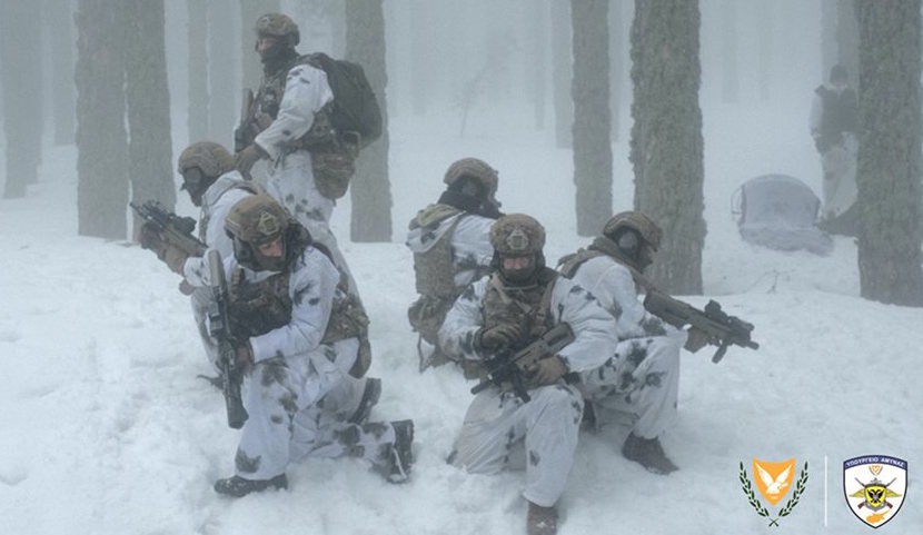 Photos of Cypriot Commandos in snow drill - ProtoThema English