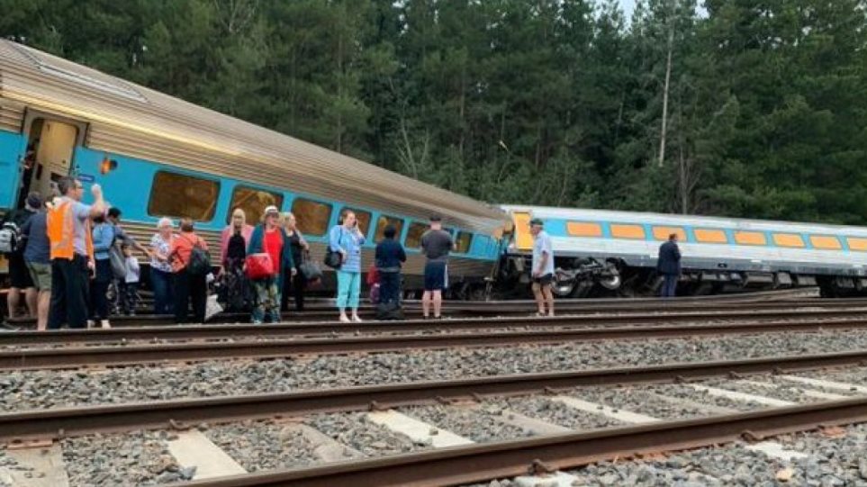 Two killed in Melbourne train derailment - ProtoThema English