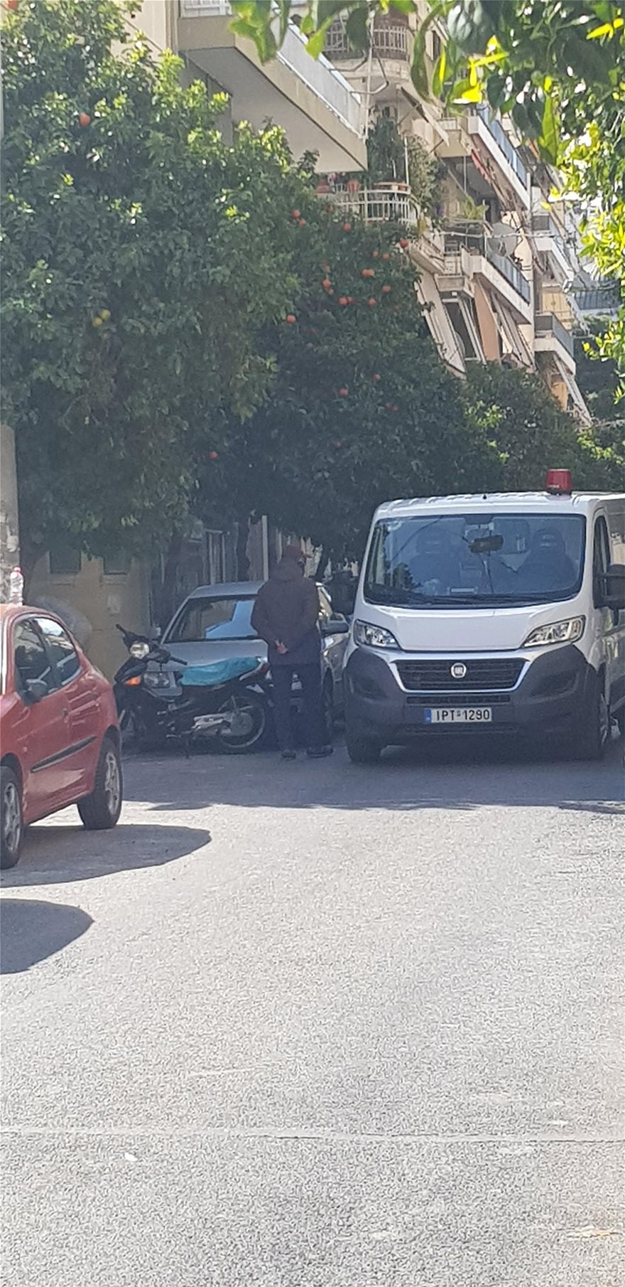 Police find heavy weapons load in Athens apartments linked to ...
