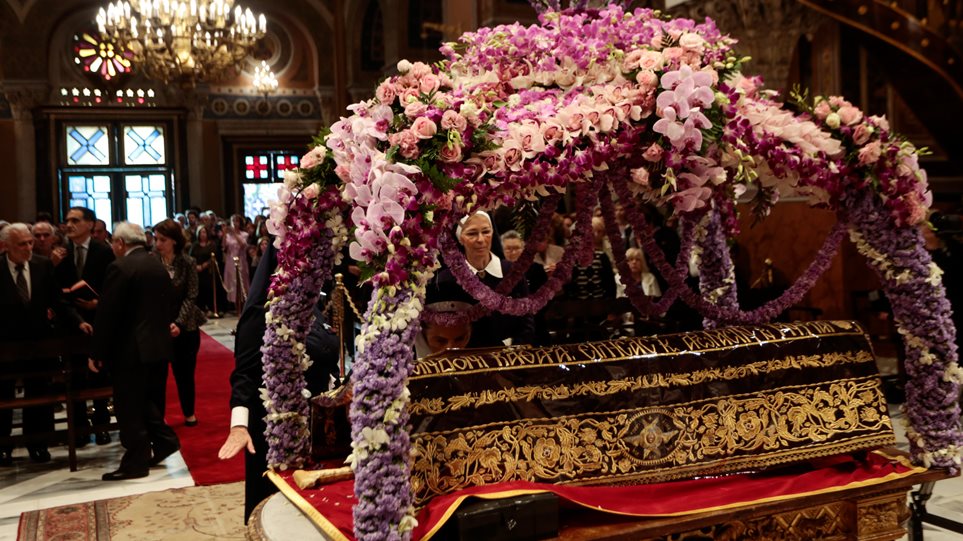 Greek Church to allow faithful to venerate and kiss Epitaph for 4 hours ...