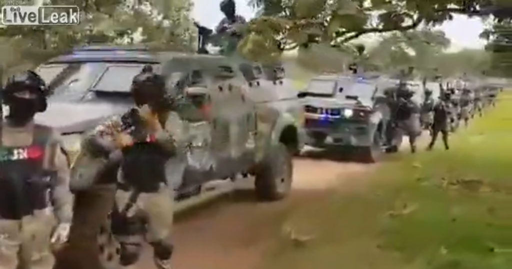 Mexican cartel poses with armored vehicles, machine guns & grenade ...