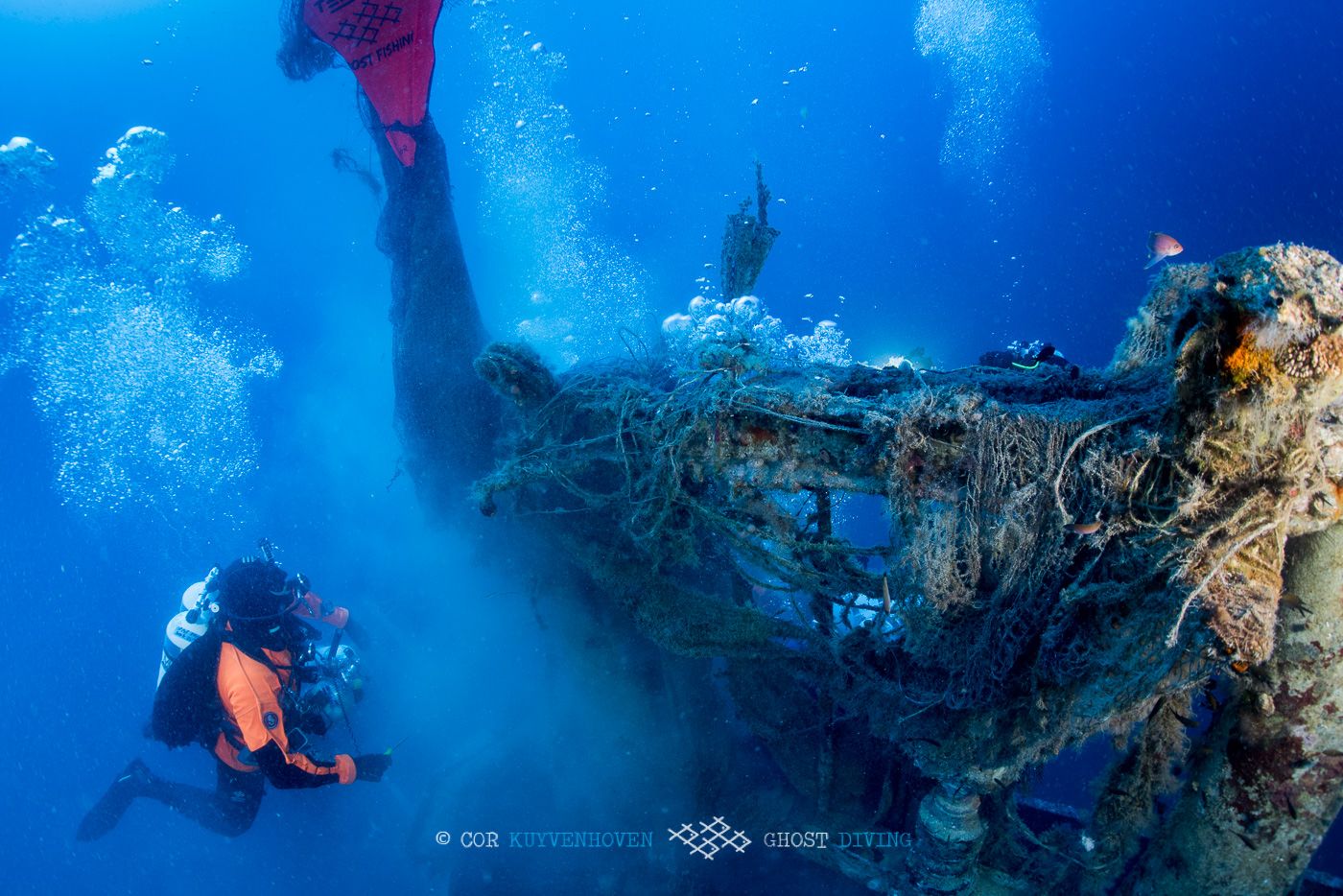 Environmental divers clean up the HMS Perseus to protect marine life ...