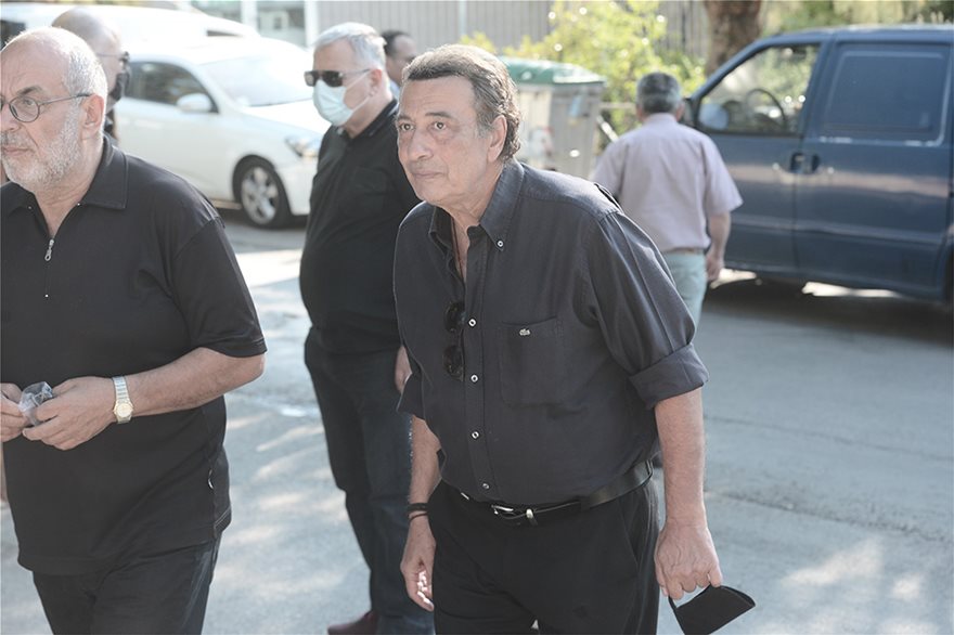 Last respects paid to singer Giannis Poulopoulos (photos) - ProtoThema ...