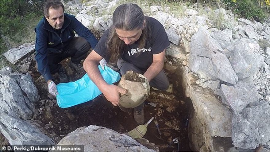 Ancient Greek warrior helmet unearthed in Croatia (photos) - ProtoThema ...