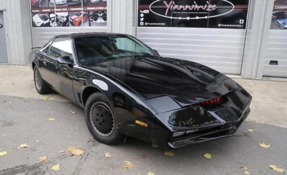 David Hasselhoff is auctioning off his original KITT car from "Knight ...
