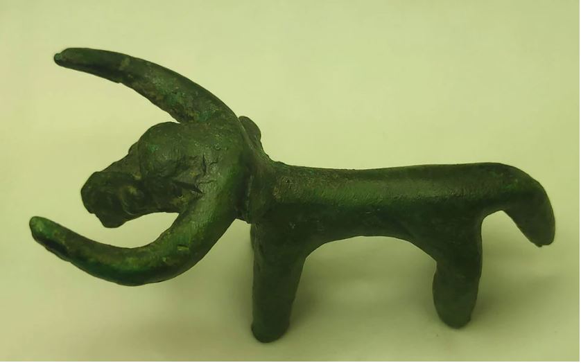 Incredible ancient Greek bronze bull figurine comes to light (photos ...
