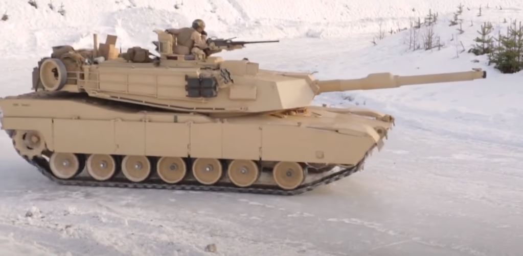 Insane ice drifting with tanks! (video) - ProtoThema English