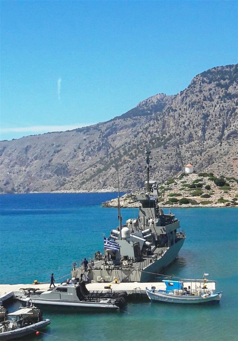 Impressive images from the Hellenic Navy's training & presence at the ...