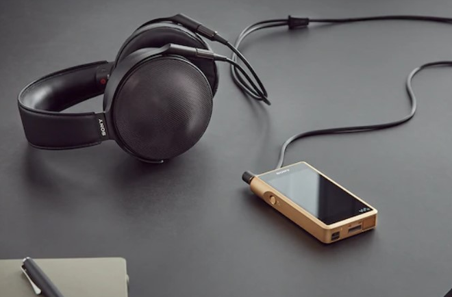 Sony launches $3200 Gold-plated Walkman (photo) - ProtoThema English