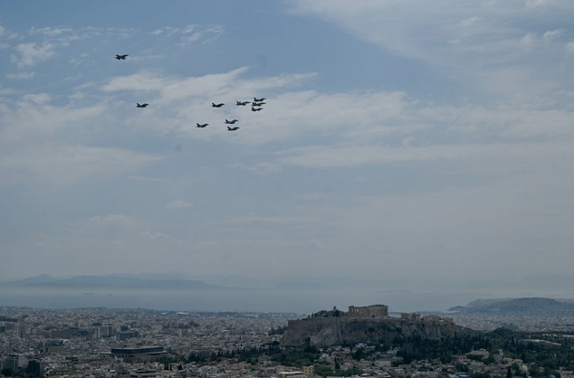Fighter jets & helicopters flew over the Acropolis (photos ...