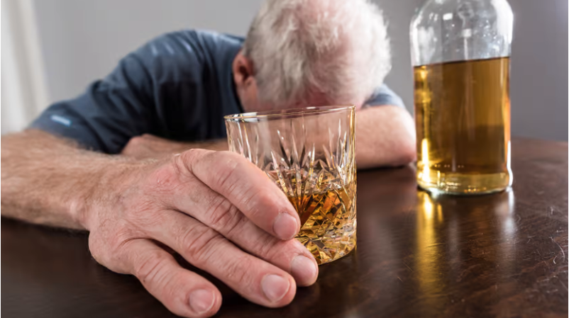 Huge genetic study suggests alcohol accelerates biological aging ...