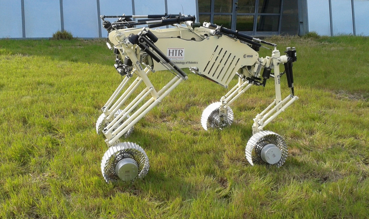 The new exploration of the Moon will take place on Greek wheels (videos ...