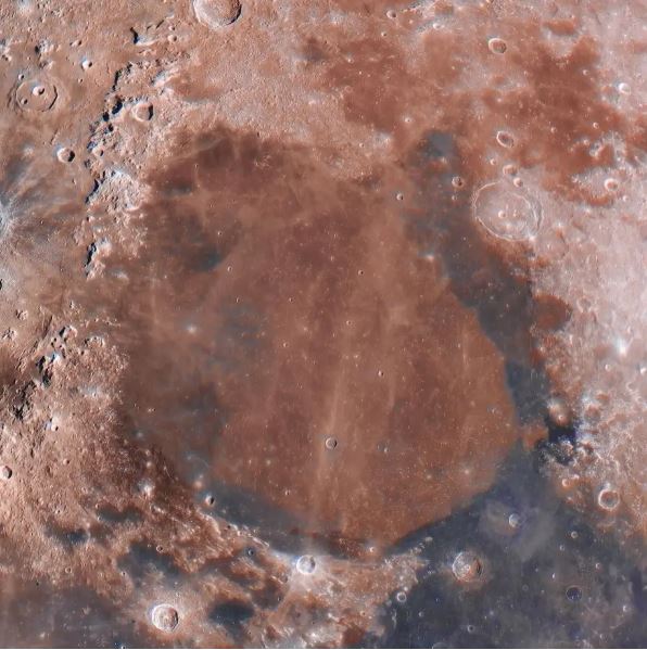 2 astrophotographers teamed up to capture a stellar image of the moon ...
