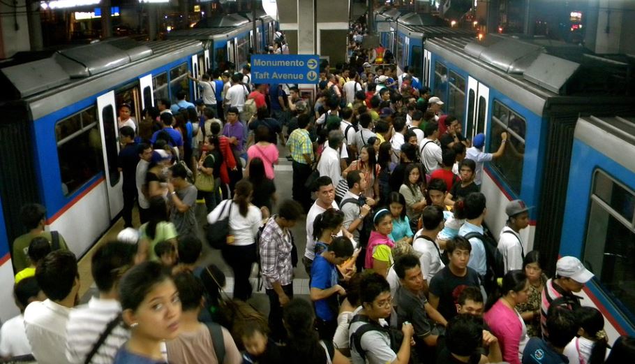 How the World Commutes (infographic) - ProtoThema English