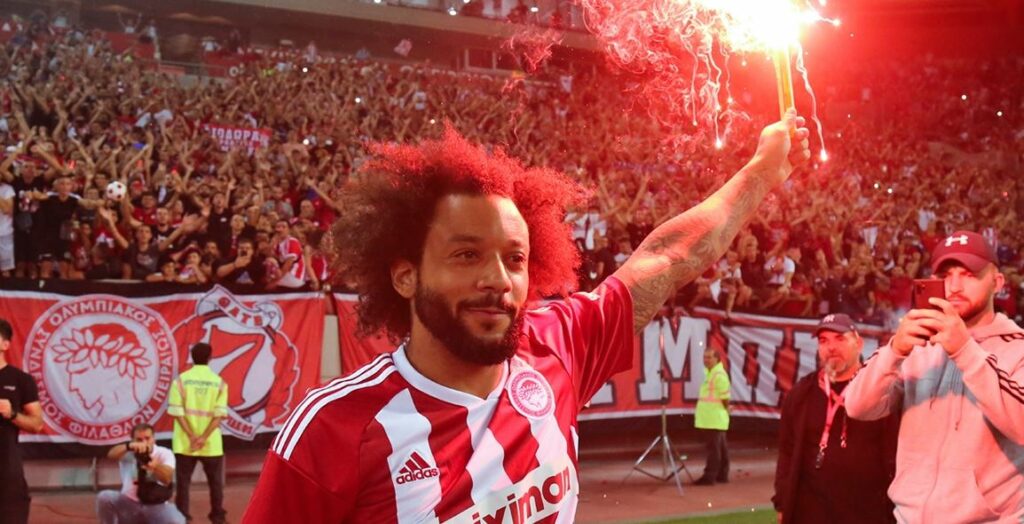 20,000 Olympiakos fans welcome Marcelo in epic party (videos-photos ...