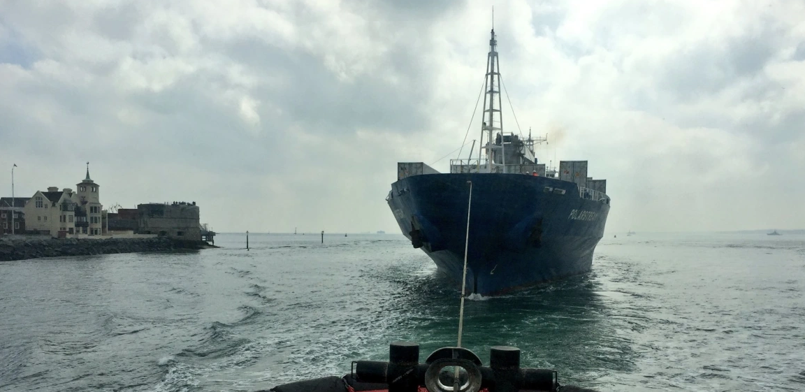 The US Coast Guard's biggest ship made a rare trip to the North Pole ...