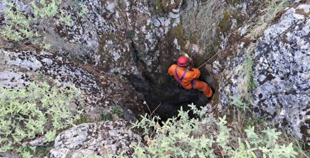 Scientists find nine "most liveable" Martian caves for future ...