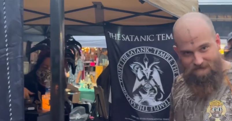 Satanic Temple 'unbaptises' people in Texas (videos) - ProtoThema English