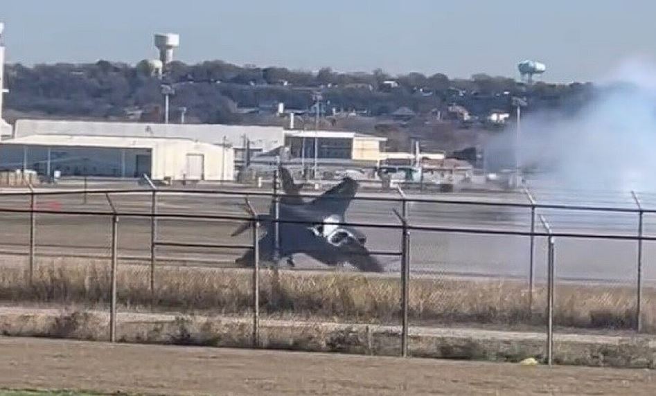 Pentagon grounds some F-35s after ejection on Texas runway - ProtoThema ...