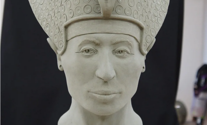 Tutankhamun’s face revealed for the first time (photo) - ProtoThema English