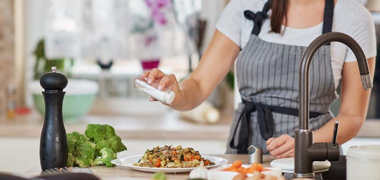 I'm a food safety scientist. Here are 8 things I never do in the ...