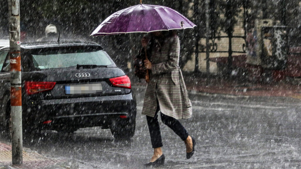 Heavy rainfall - Bad weather hits Athens - ProtoThema English