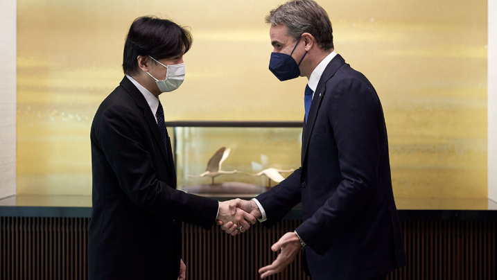 Greek PM Mitsotakis met with the crown prince of Japan (photos ...
