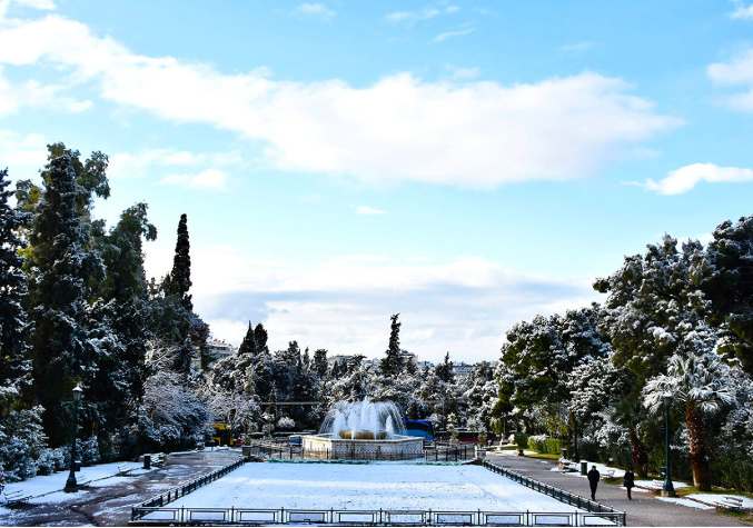 Fairytale images from the snow-covered center of Athens (video-photos ...