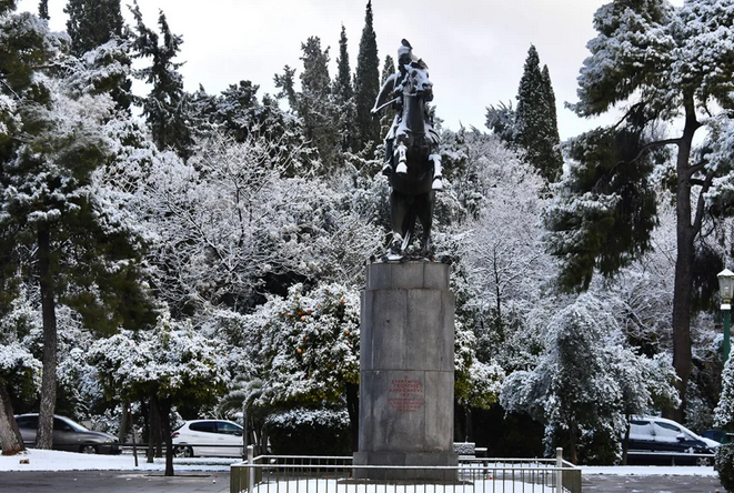 Fairytale images from the snow-covered center of Athens (video-photos ...