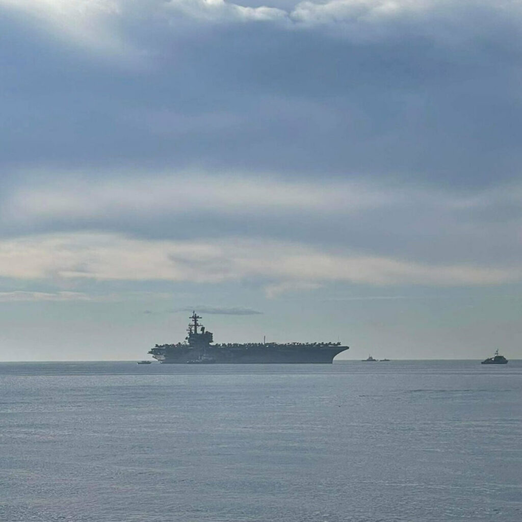 Impressive USS George HW Bush (CVN-77) supercarrier sailed into Piraeus ...
