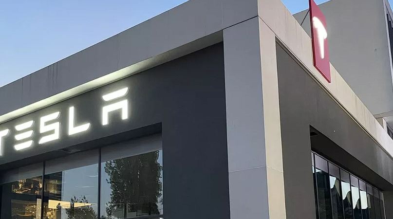 Tesla recruitment in Greece... - ProtoThema English