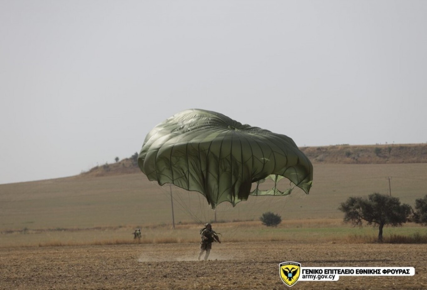 The joint training of the Cypriot National Guard with the Hellenic ...